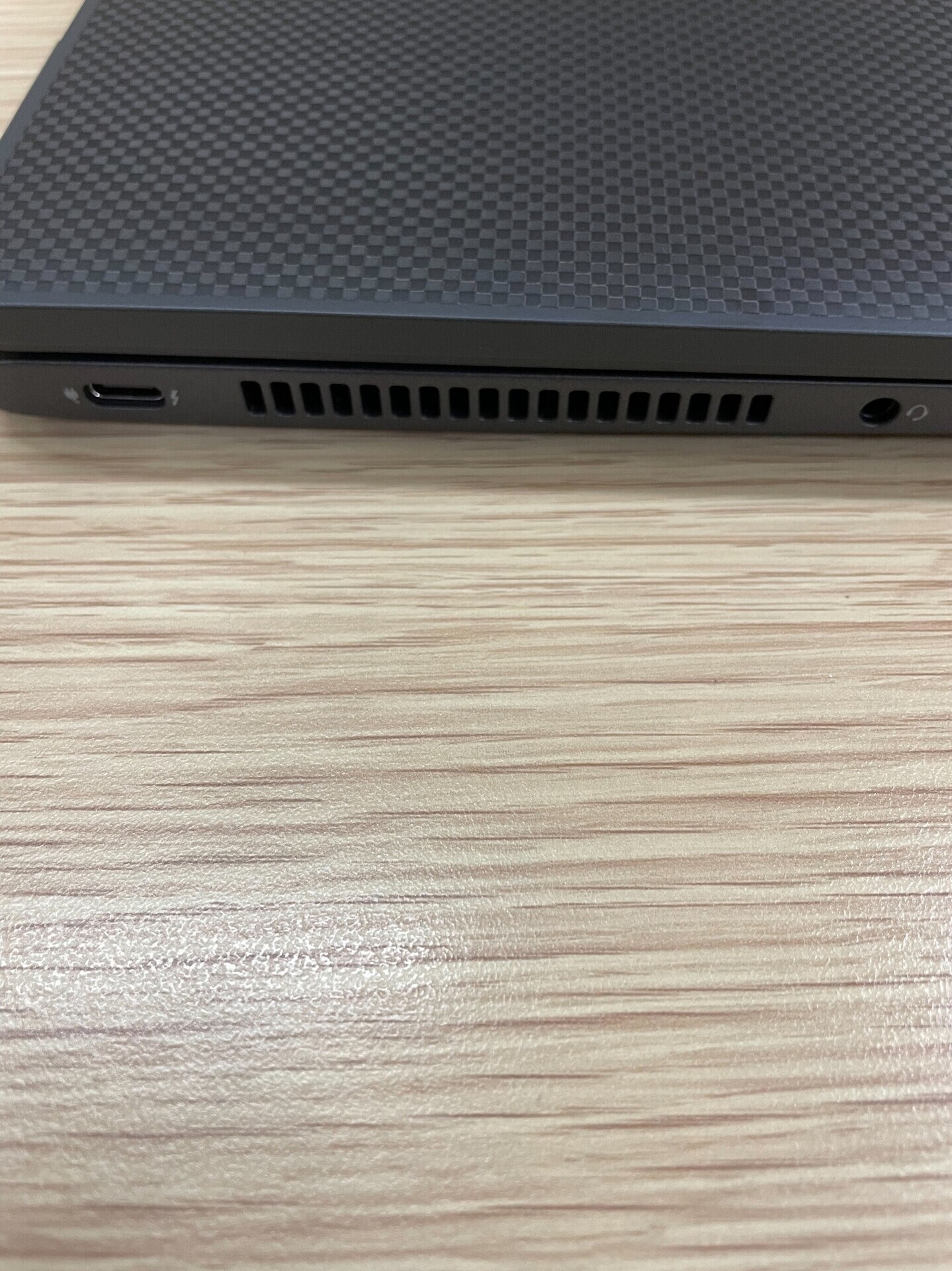 手持ちのDellLatitude7420: keo7mdotco